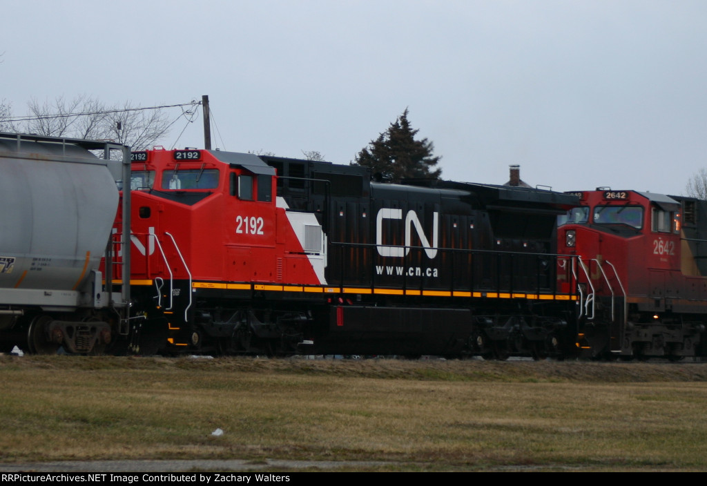 CN 2192